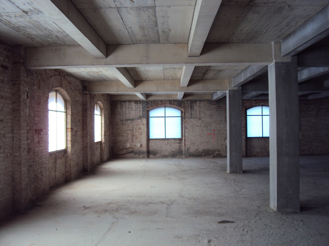 A concrete factory reinforced by Freyssinet in Spain