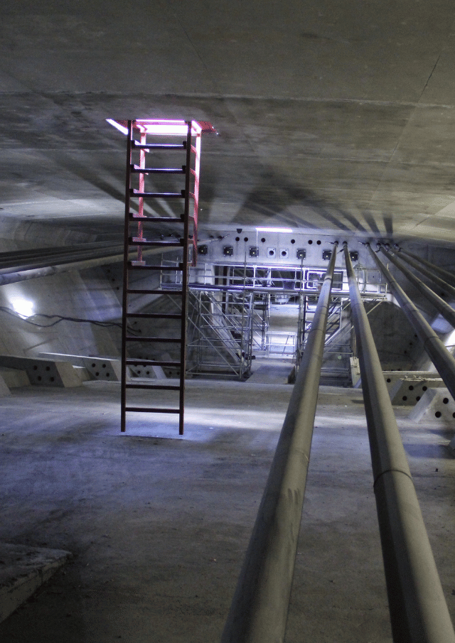 Post-tensioning strand systems for buildings