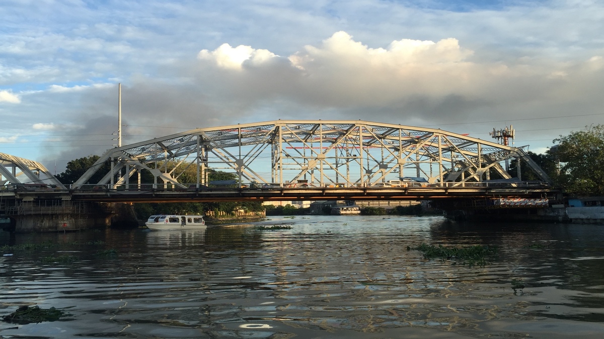 Ayala bridge seismic protection upgrading - Freyssinet case study