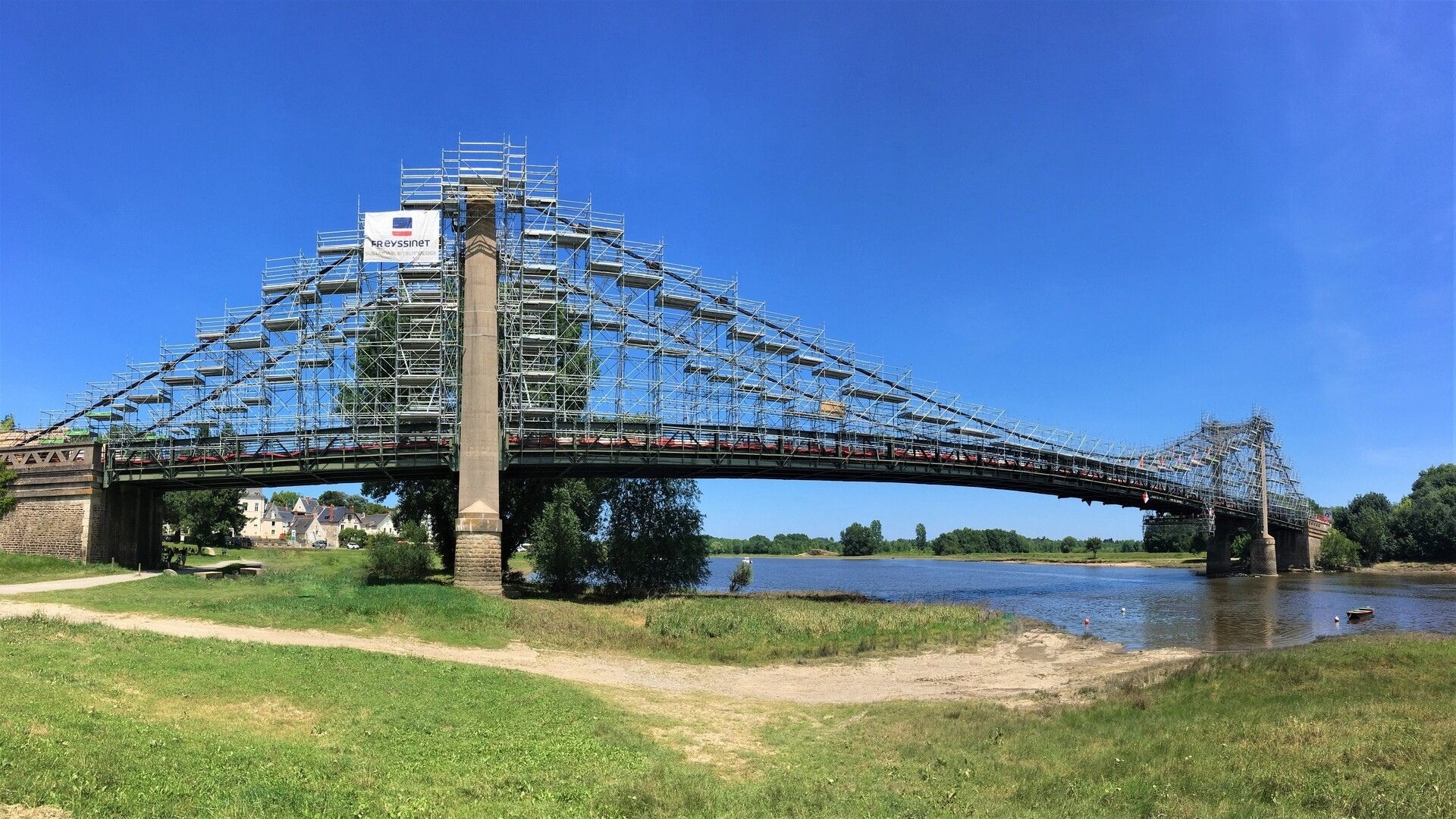 Bouchemaine suspension bridge