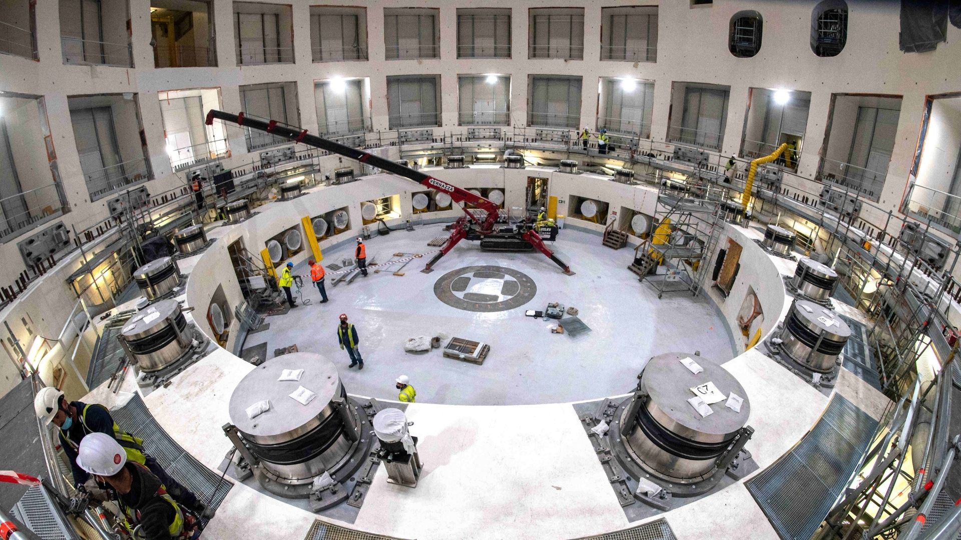 ITER reactor cryostat spherical bearings