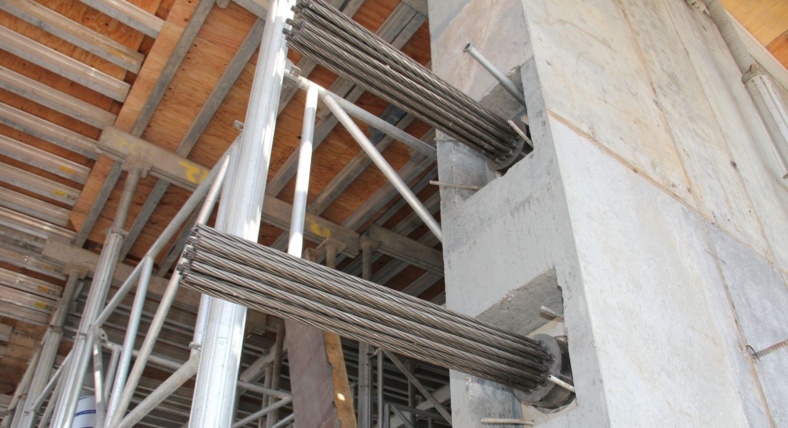 Library of Birmingham, PT slabs rather than steel frame