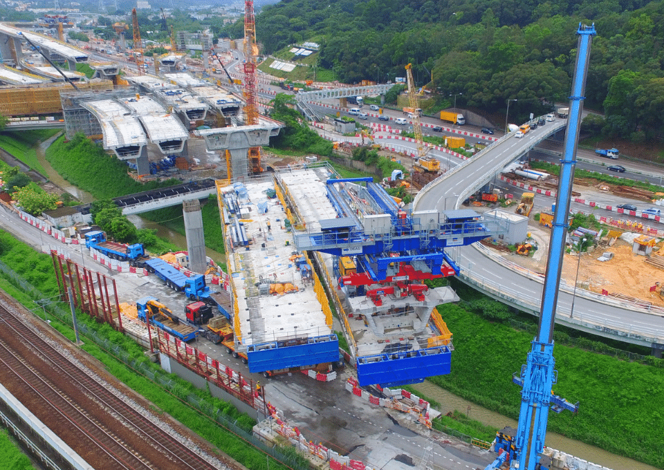 Lian Tang interchange highway erection