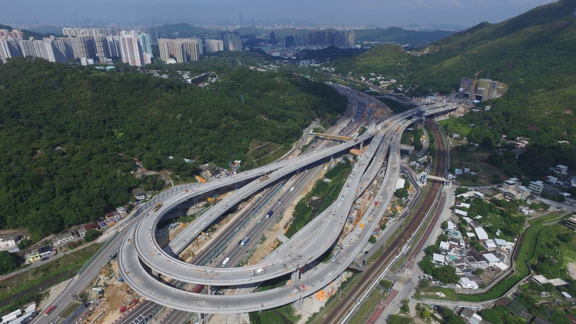 Lian Tang interchange highway erection